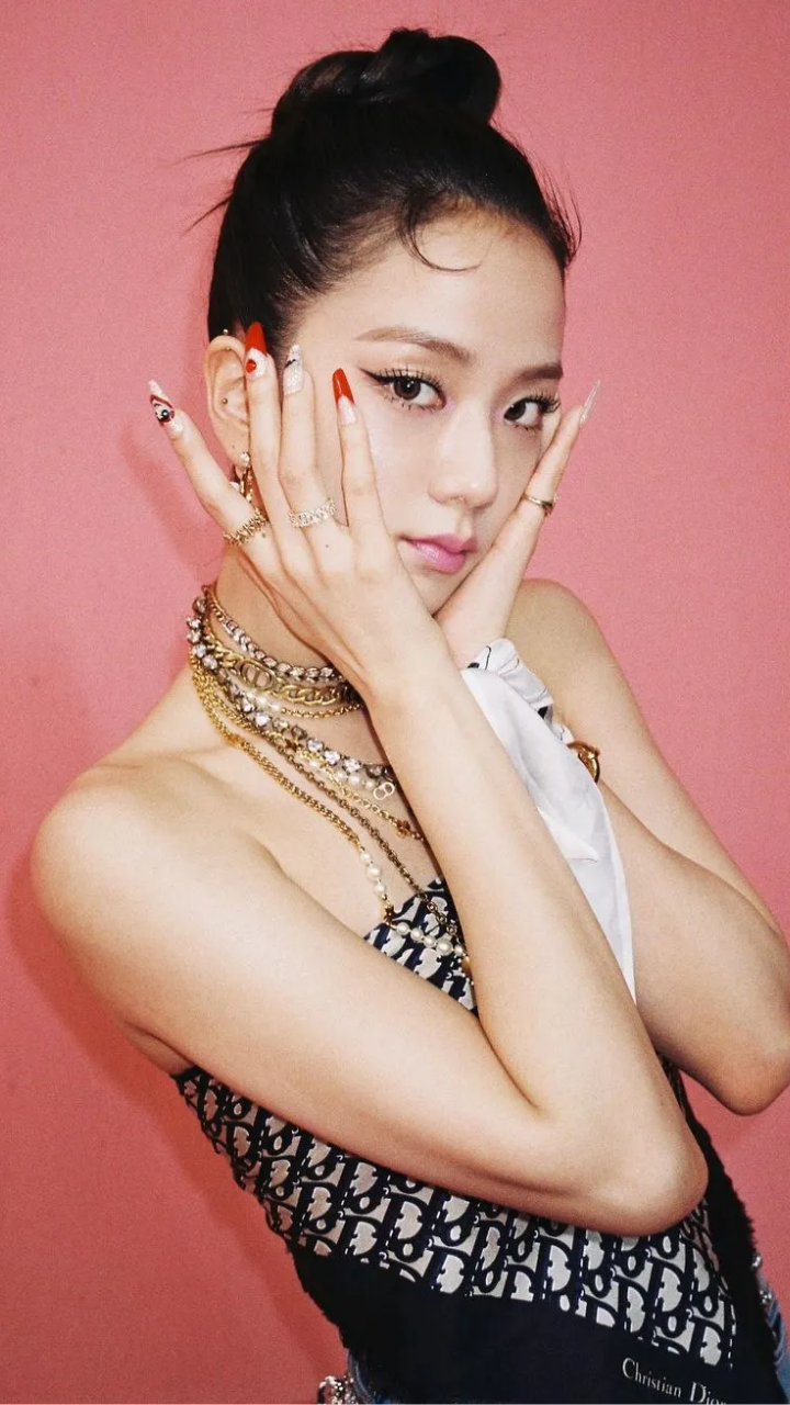 10 Times Blackpinks Jisoo Levelled Up The Dior Game Inside Dior Paris